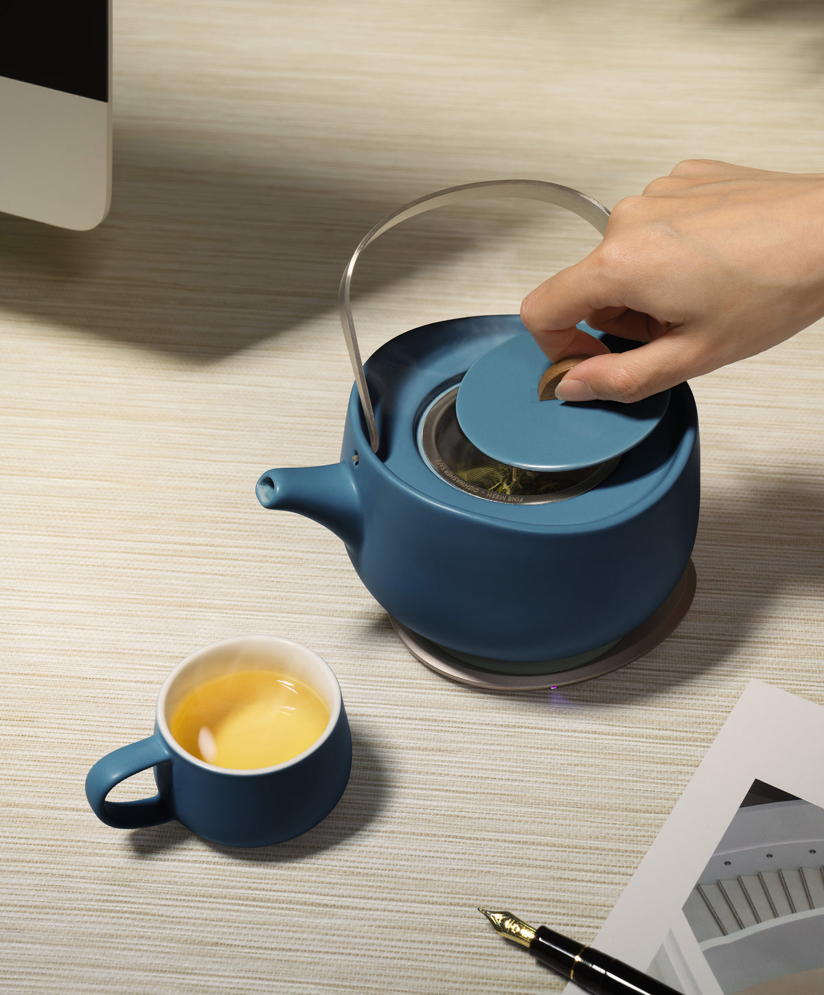 Leiph Self-heating Teapot Set - Deep Navy